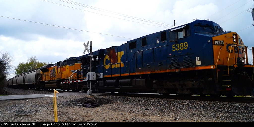CSX 5389 UP 8842